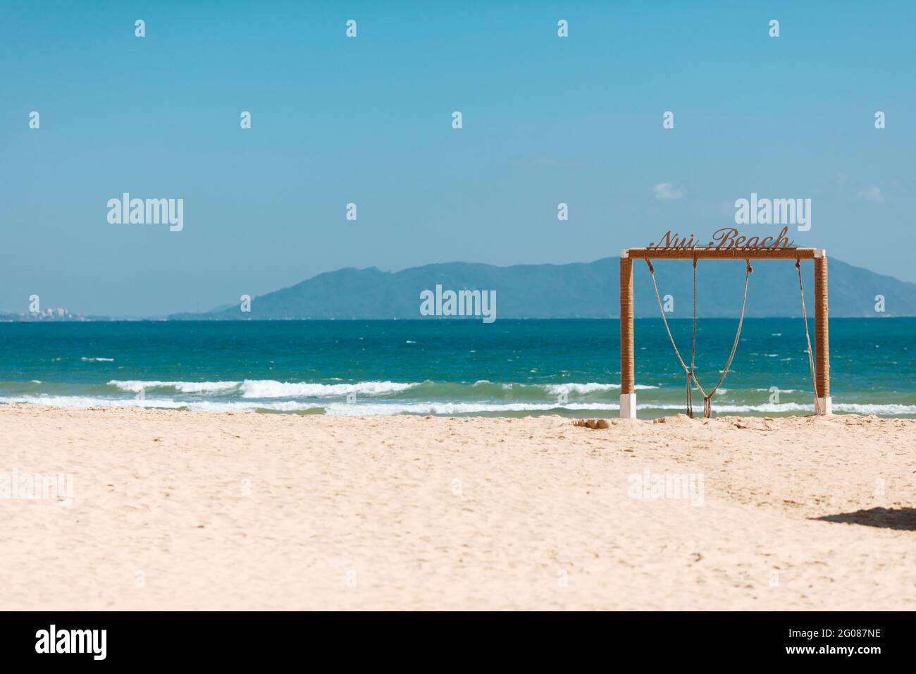 Sea arch beach hi-res stock photography and images - Alamy