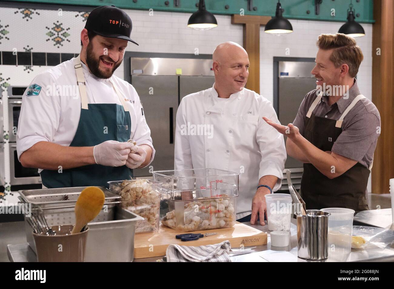 TOP CHEF, from left: contestant chef Gabe Erales, judge Tom Colicchio ...