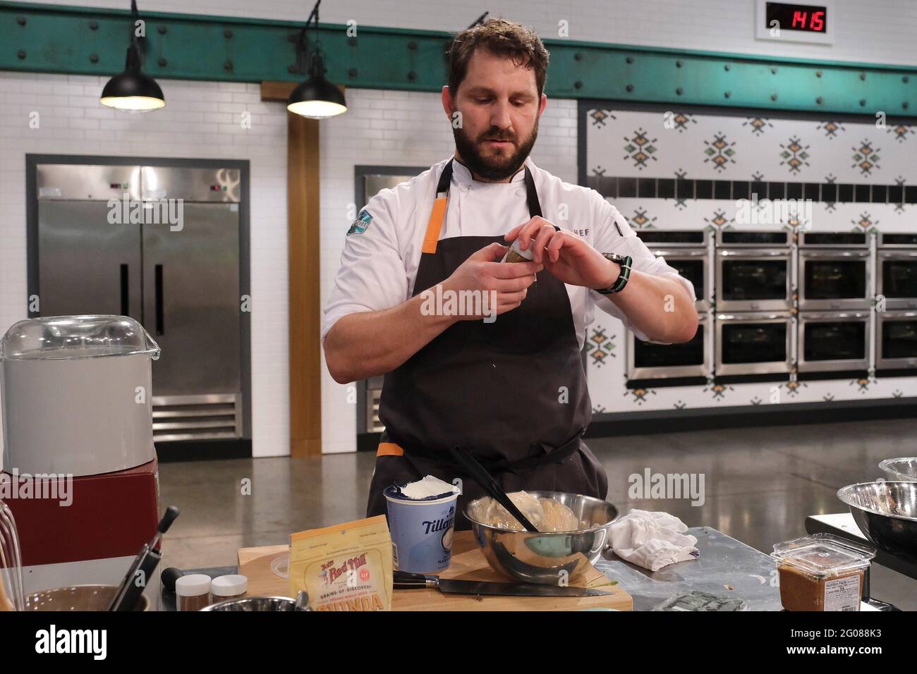TOP CHEF, contestant chef Gabe Erales, 'Feeding the Frontlines ...