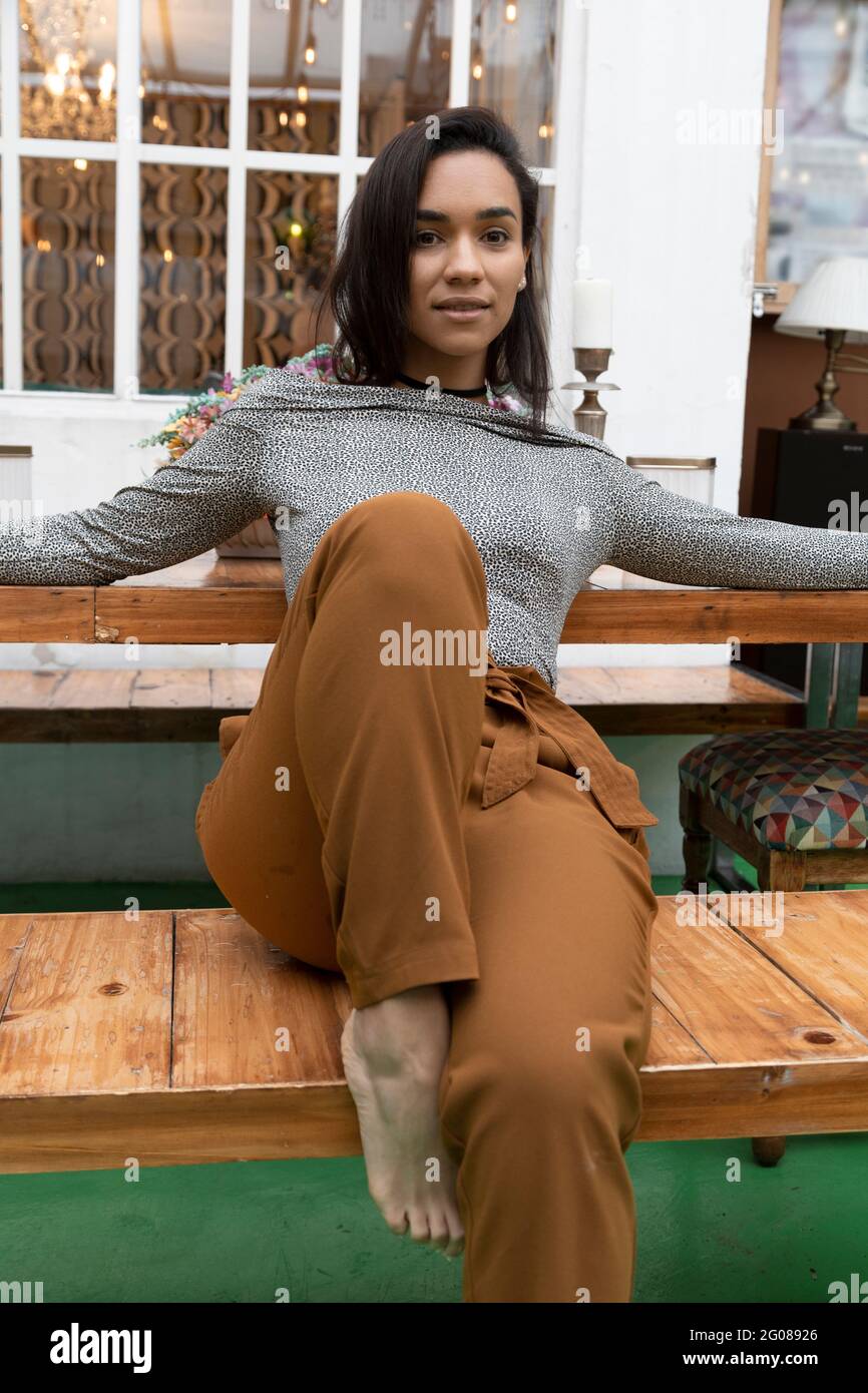 Barefoot fashion hi-res stock photography and images - Alamy