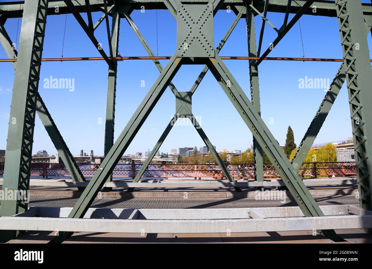 Portland, City of Bridges: Crossing Hawthorne Bridge Stock Photo - Alamy