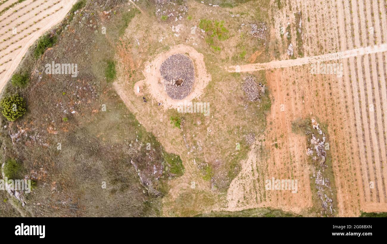 Earth mound ancient landmark hi-res stock photography and images - Alamy