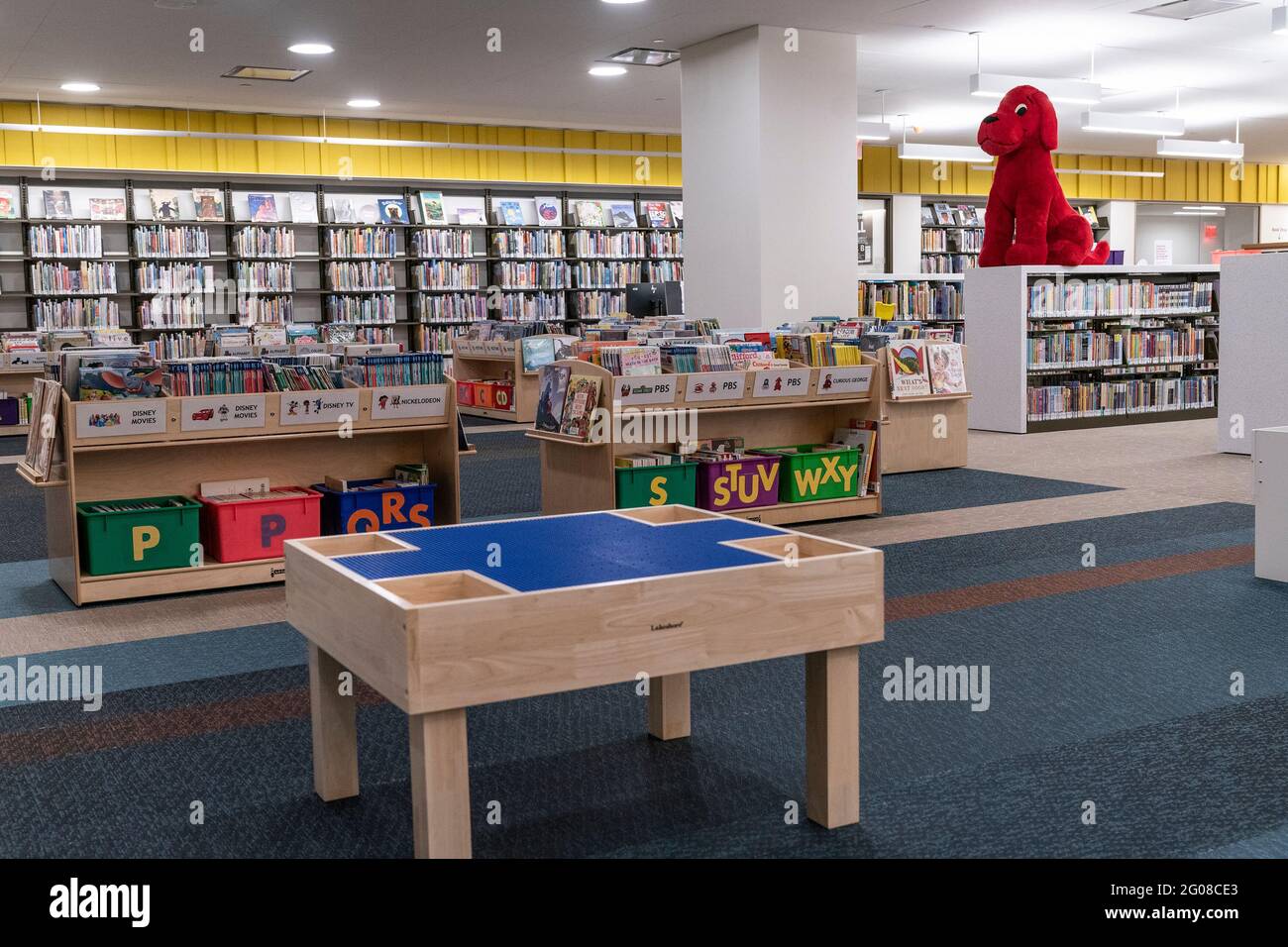 Rooftop amenities hi-res stock photography and images - Alamy