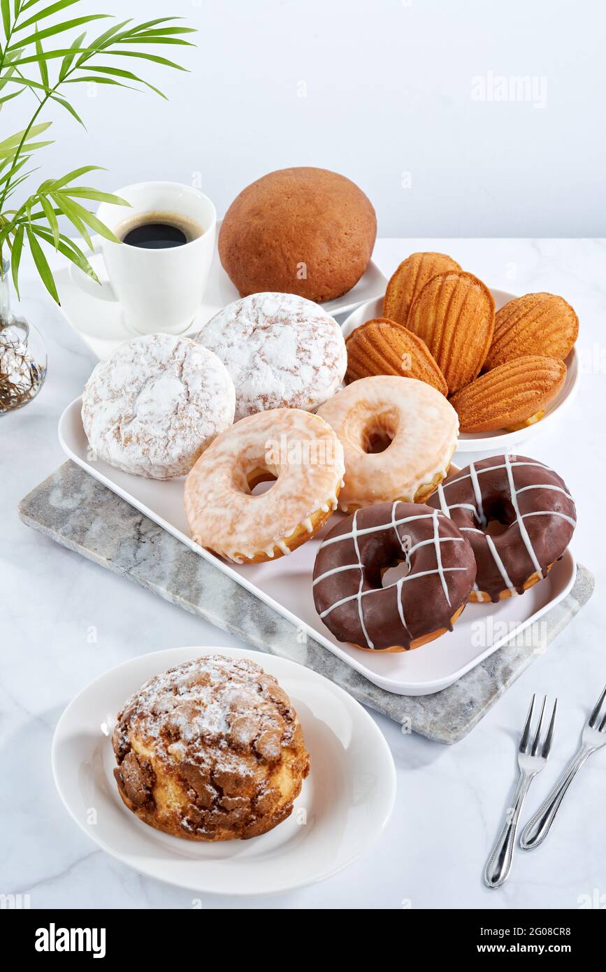 American doughnut tradition hi-res stock photography and images - Alamy