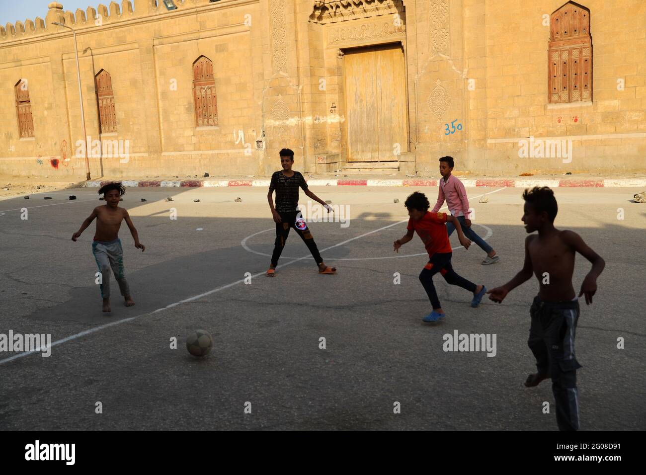 Football children egypt hi-res stock photography and images - Alamy