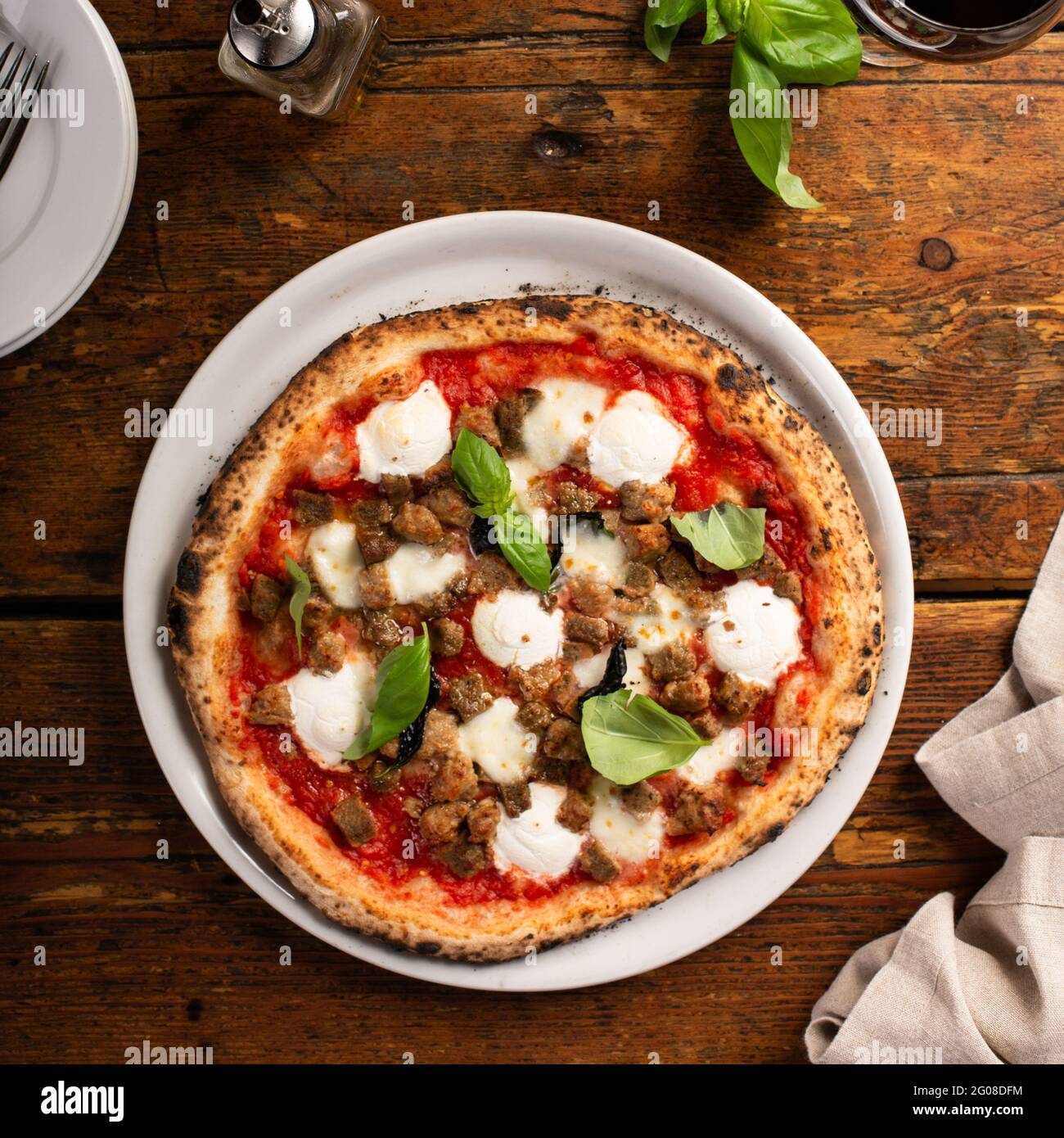 Neapolitan basil hi-res stock photography and images - Alamy