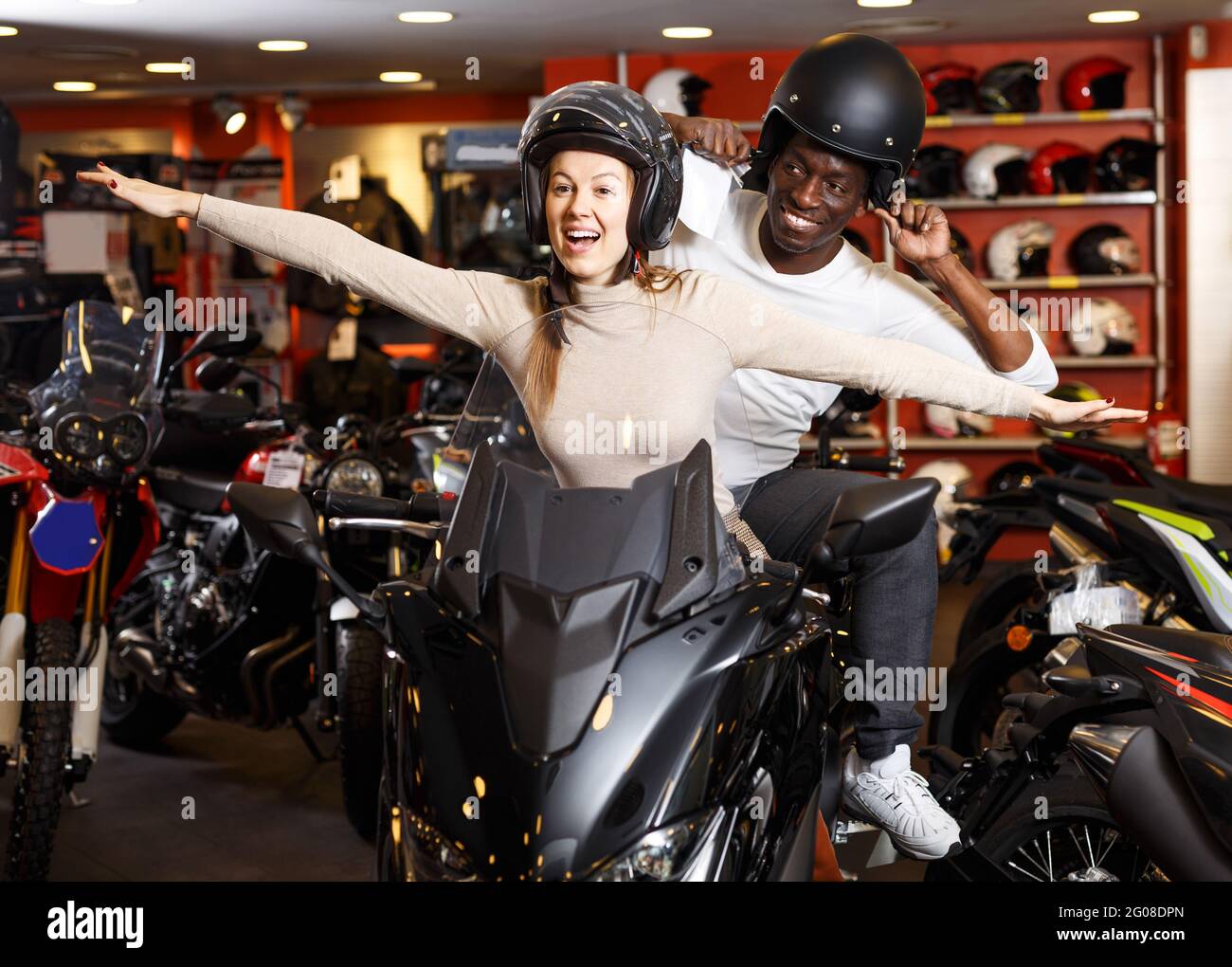 Couple on moto hi-res stock photography and images - Alamy