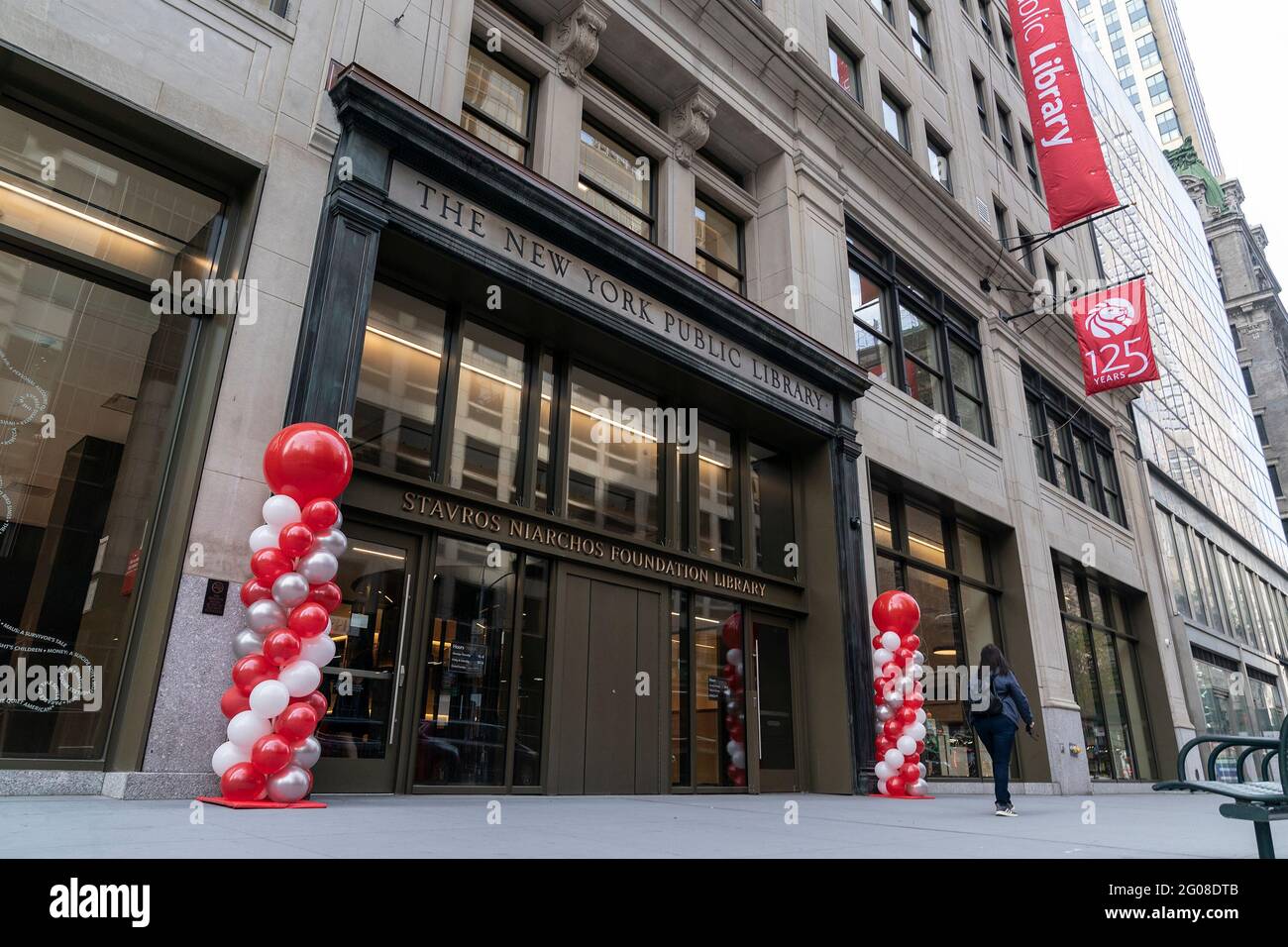 Exterior view of newly redesigned Stavros Niarchos Foundation Library ...