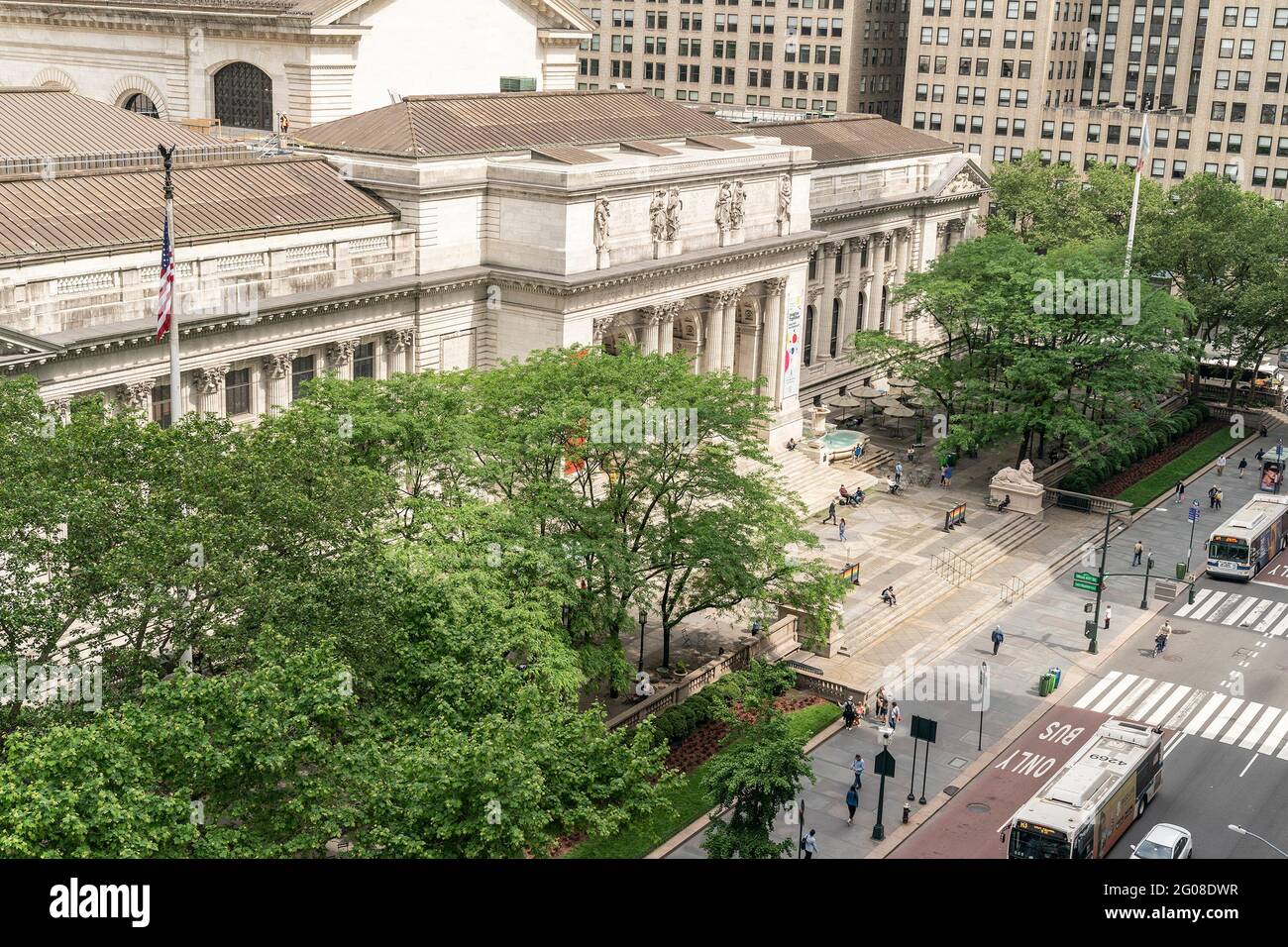 View of NYPL Stephen Schwarzman Building from rooftop of newly ...
