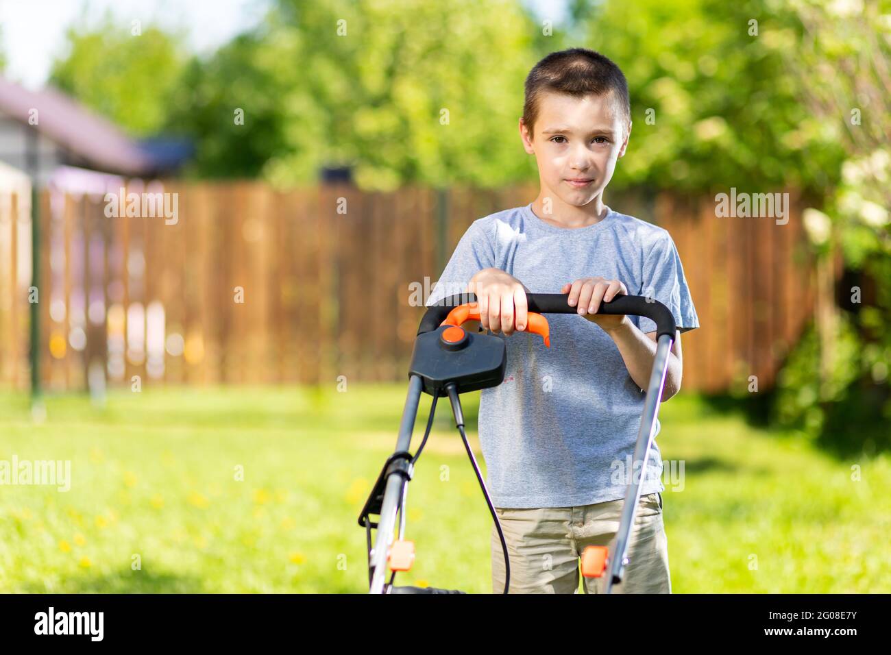 Pruning plant kid hi-res stock photography and images - Alamy