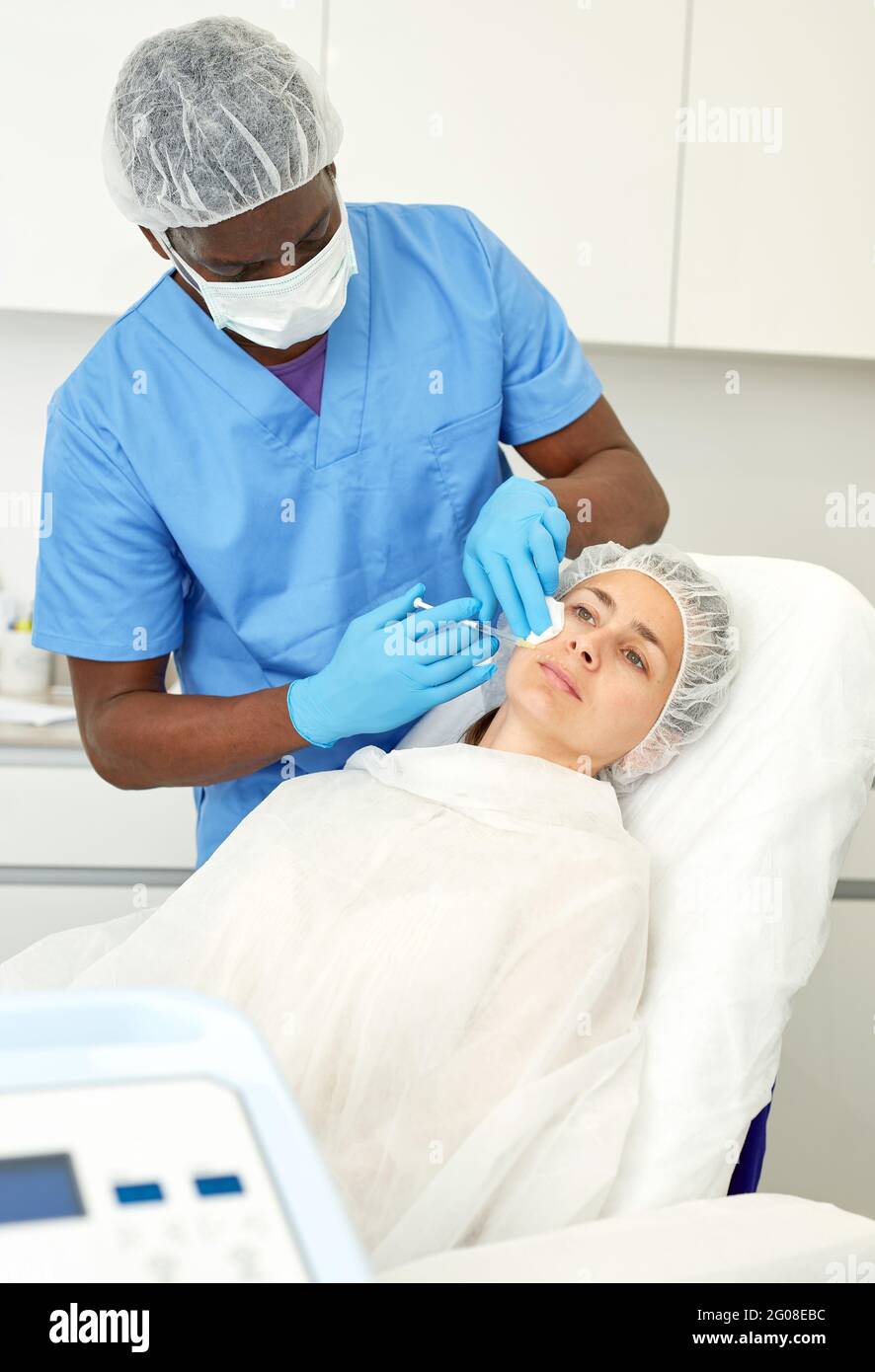 Injection method hi-res stock photography and images - Alamy