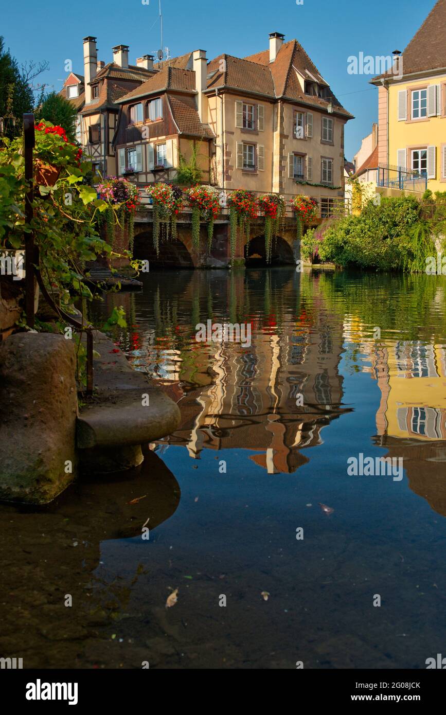 FRANCE, HAUT-RHIN (68), COLMAR, RUE TURENNE, LAUCH RIVER IN THE LITTLE ...