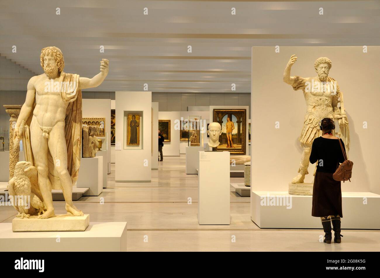 Statue outside the louvre museum hi-res stock photography and images ...