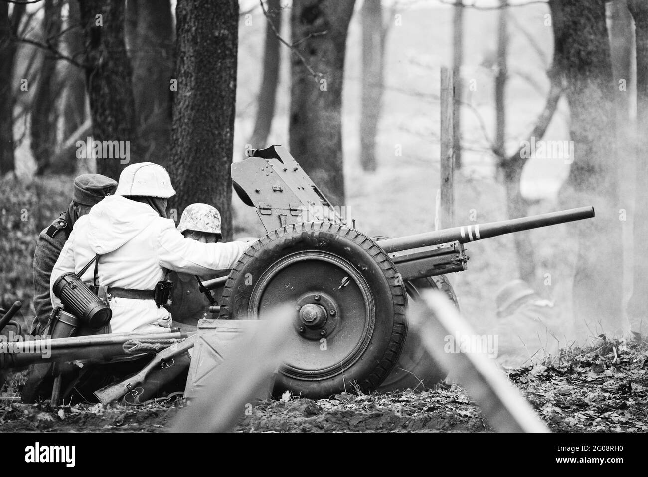 Artillery shells ww2 Black and White Stock Photos & Images - Alamy