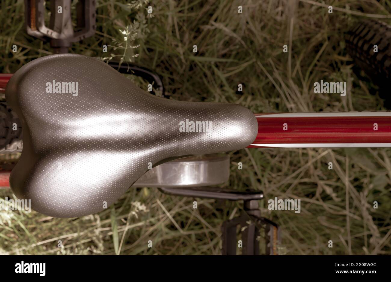 Bicycle saddle top view. Black bicycle saddle Stock Photo - Alamy