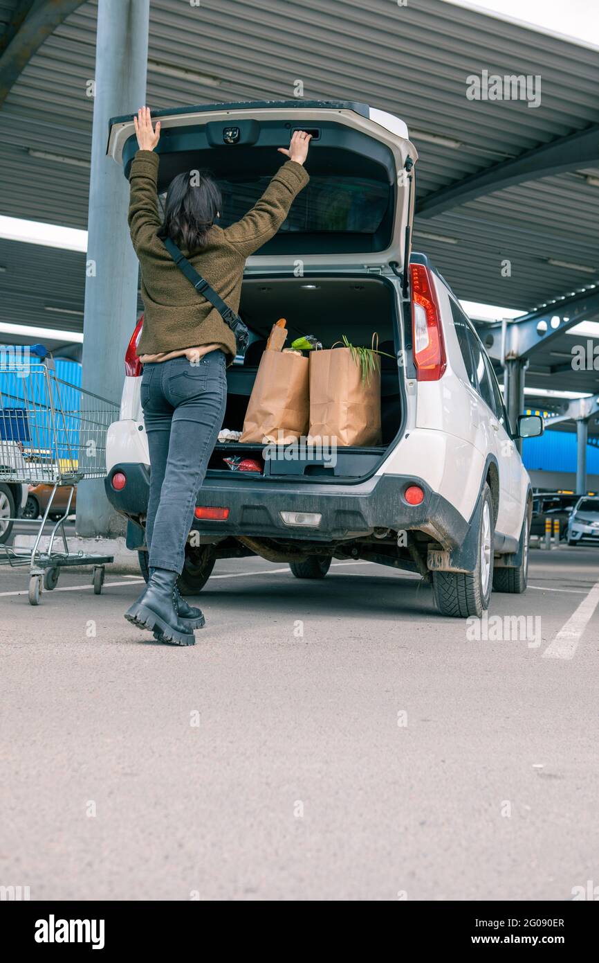 Grocery bags in car hi-res stock photography and images - Alamy