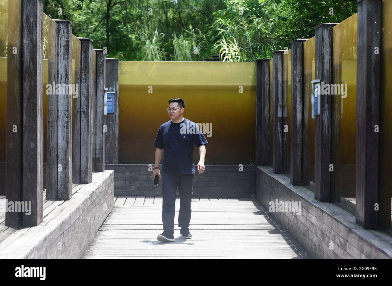 Hangzhou, Hangzhou, China. 2nd June, 2021. On June 2, 2021, take a bird ...