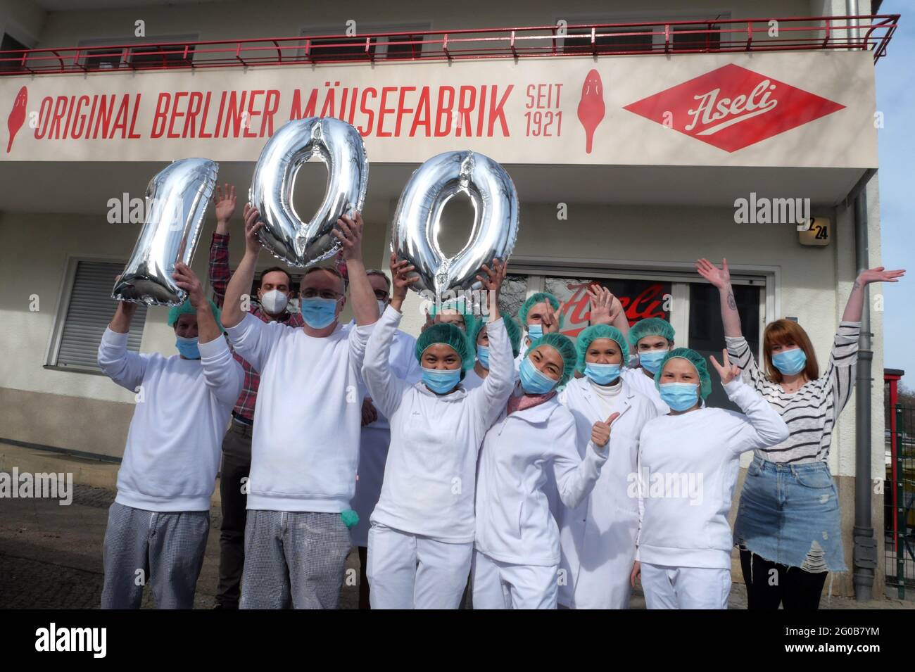 Berlin, Germany. 10th Apr, 2021. Employees of Aseli. The Reinickendorf ...