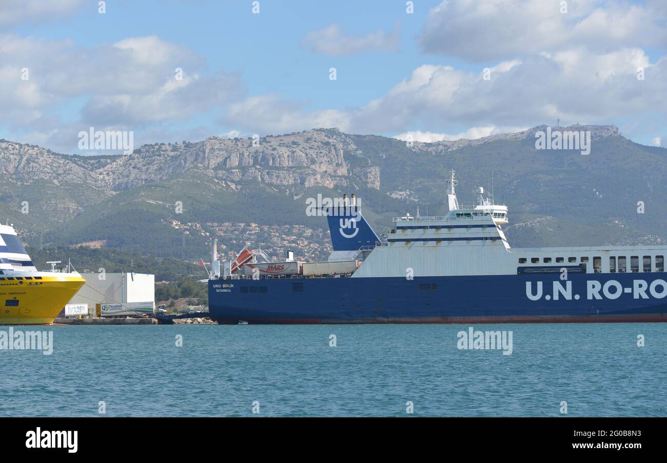 Turkish RO-RO of the Toulon Turkey line Stock Photo - Alamy