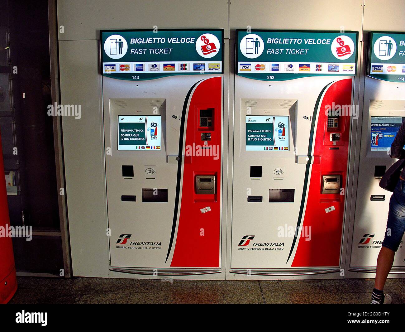 Italian train ticket machine hi-res stock photography and images - Alamy