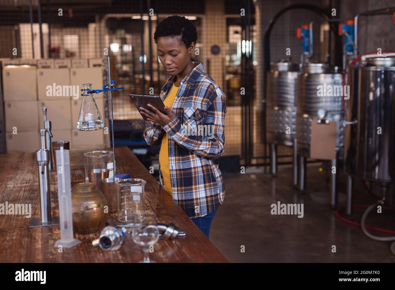 African american factory worker hi-res stock photography and images - Alamy