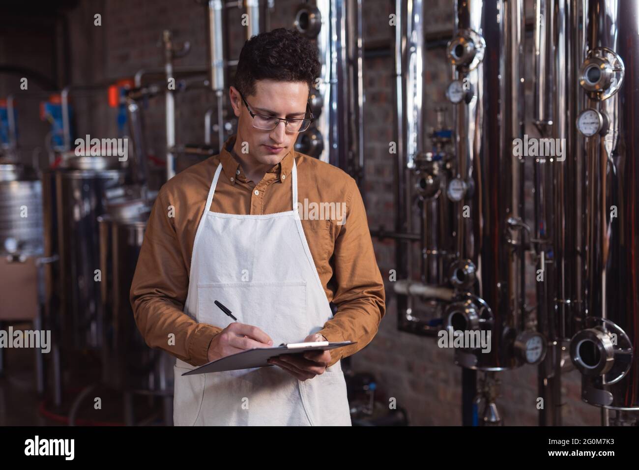 Caucasian male worker hi-res stock photography and images - Alamy