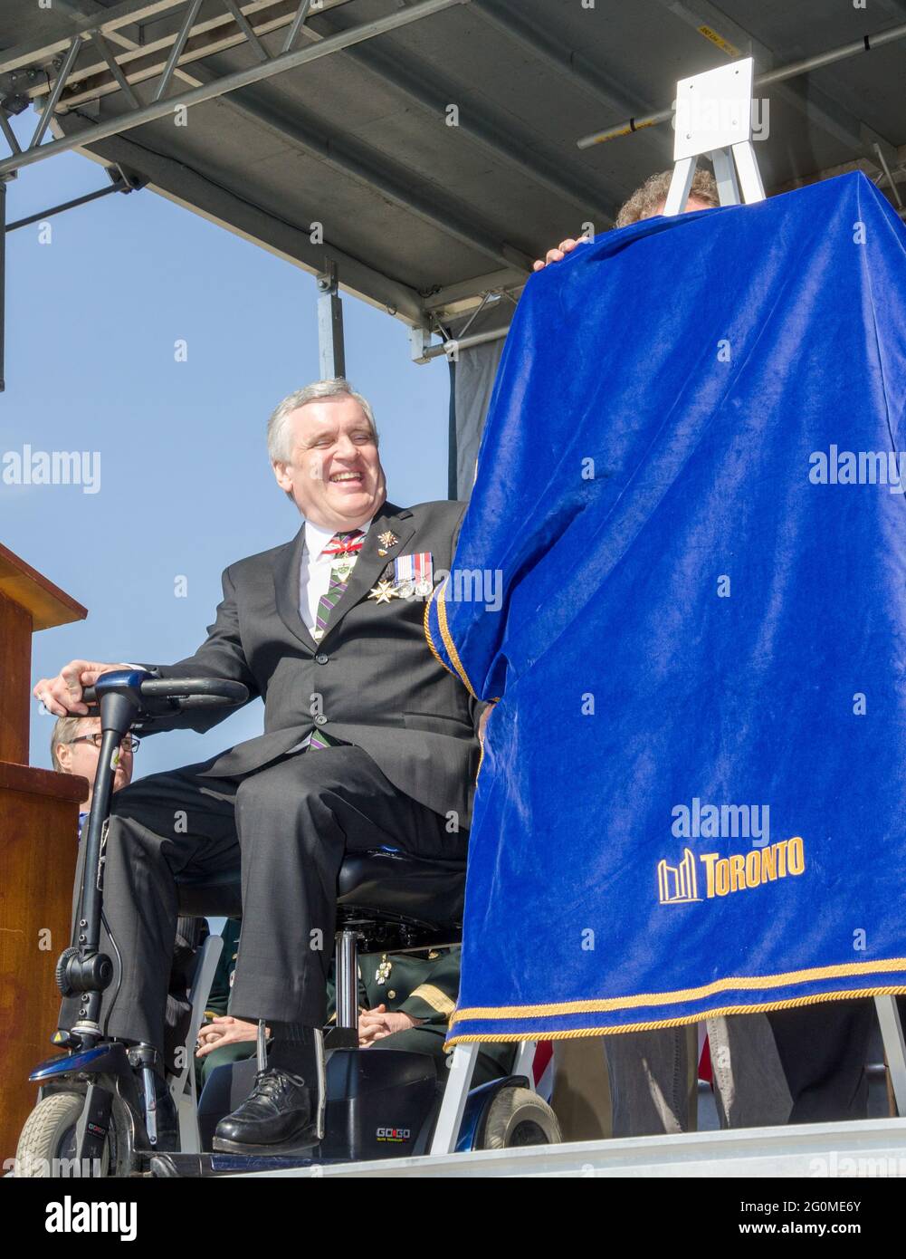 David Onley unveils plaque celebrating alliace bewteen Canadian First ...