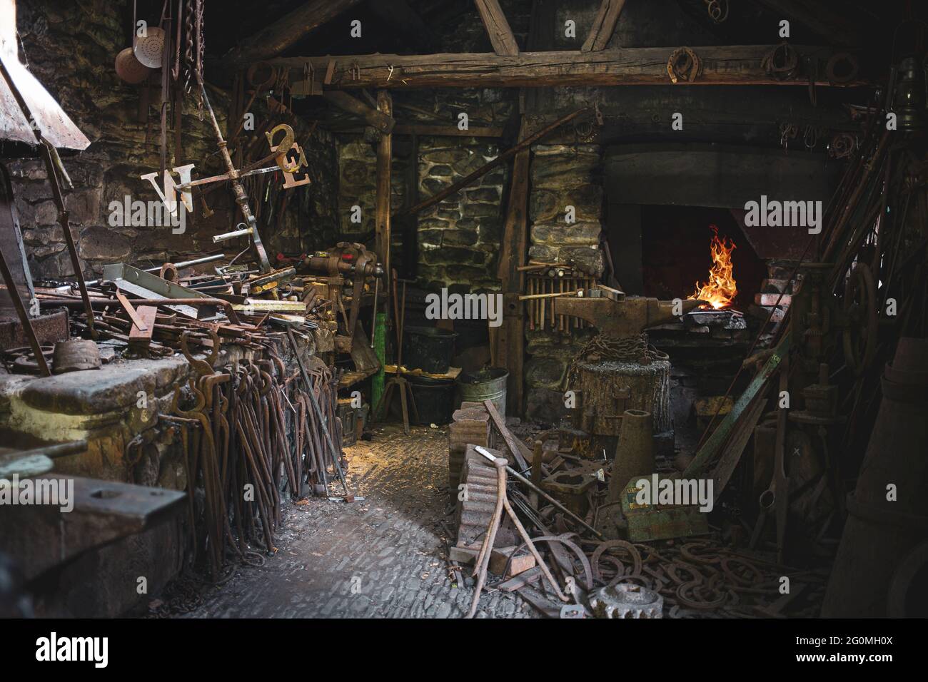 Blacksmith 1900s hi-res stock photography and images - Alamy