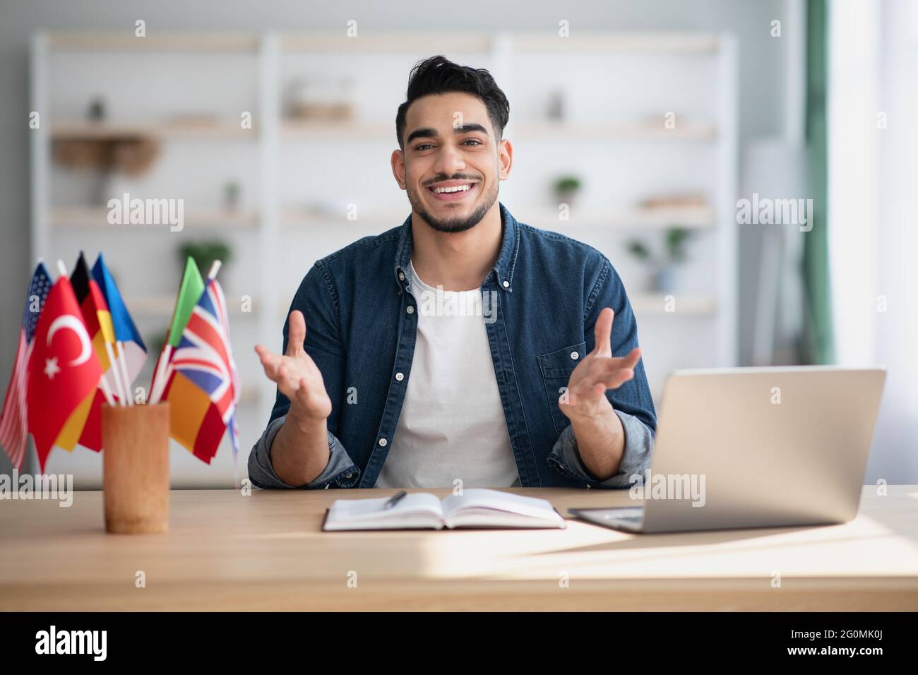 Foreign language teacher hi-res stock photography and images - Alamy