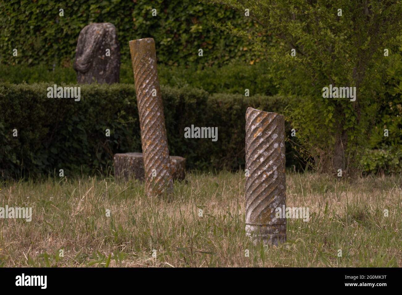 Broken columns in the Capuan amphitheater Stock Photo - Alamy