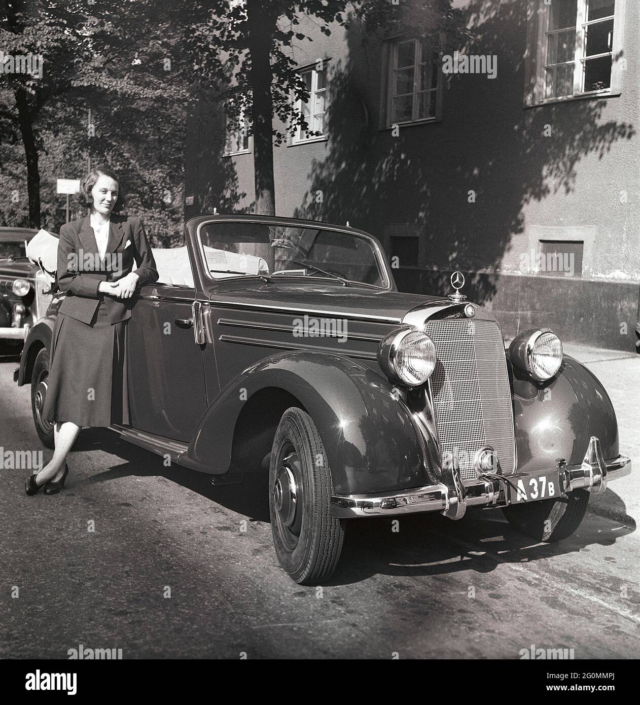 German woman 1950s hi-res stock photography and images - Alamy