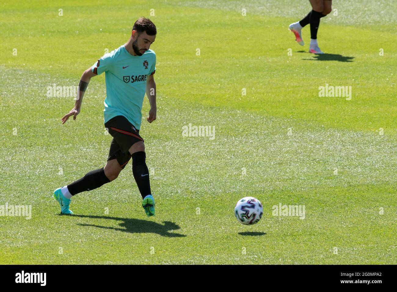 Bruno Fernandes in action during the training session at Cidade do ...