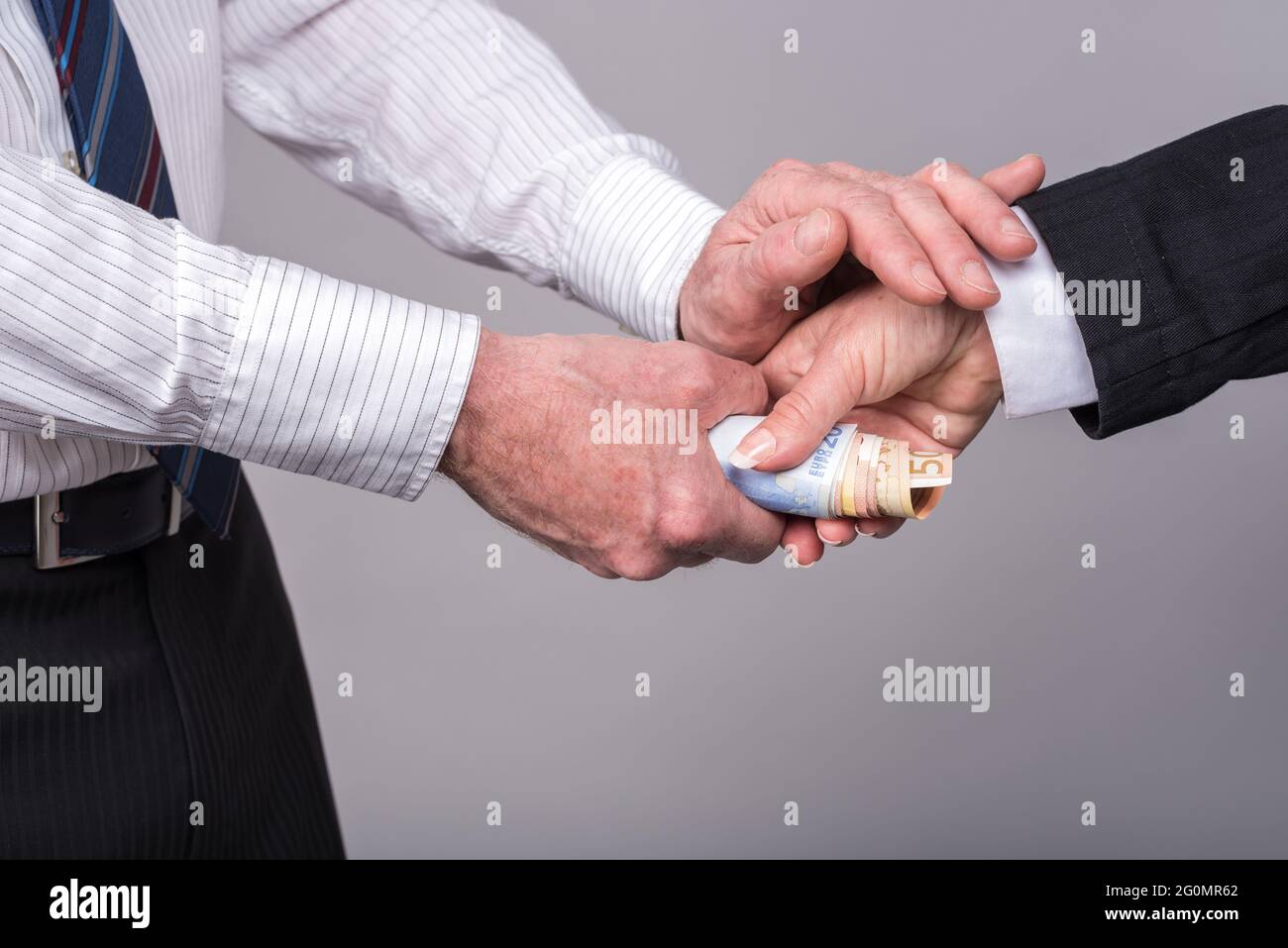 Hands transfering money Stock Photo - Alamy