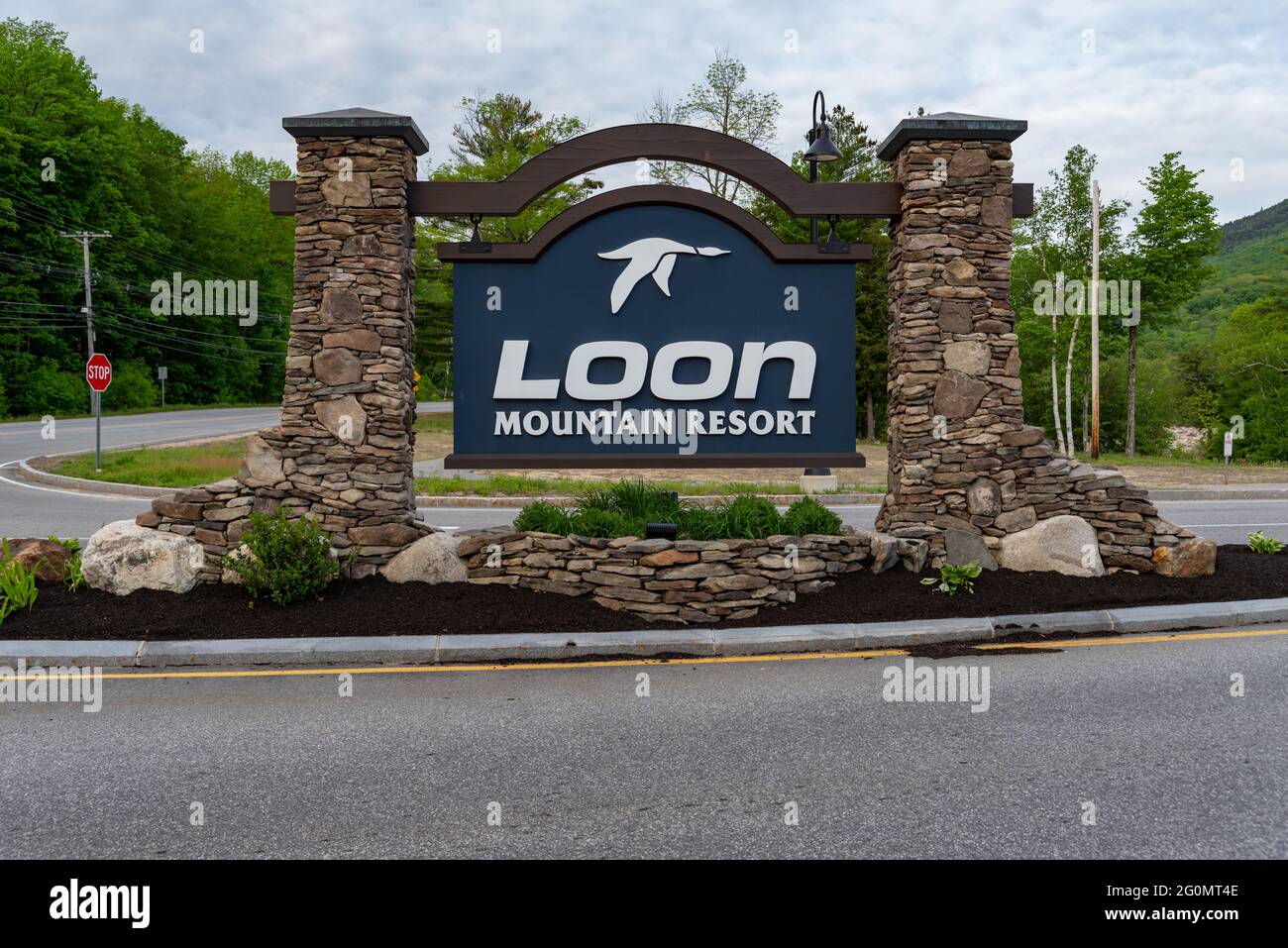 Loon Mountain Resort Entrance Sign Stock Photo - Alamy