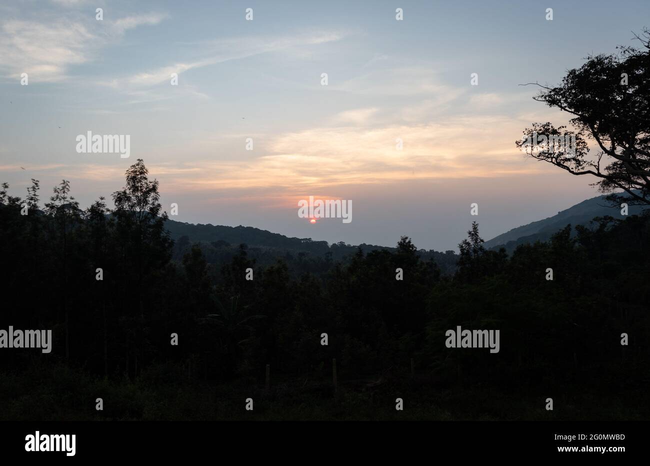Hill top low nature hi-res stock photography and images - Alamy