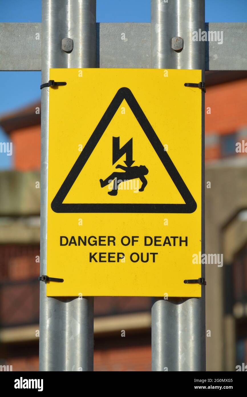 Danger death sign keep out hi-res stock photography and images - Alamy