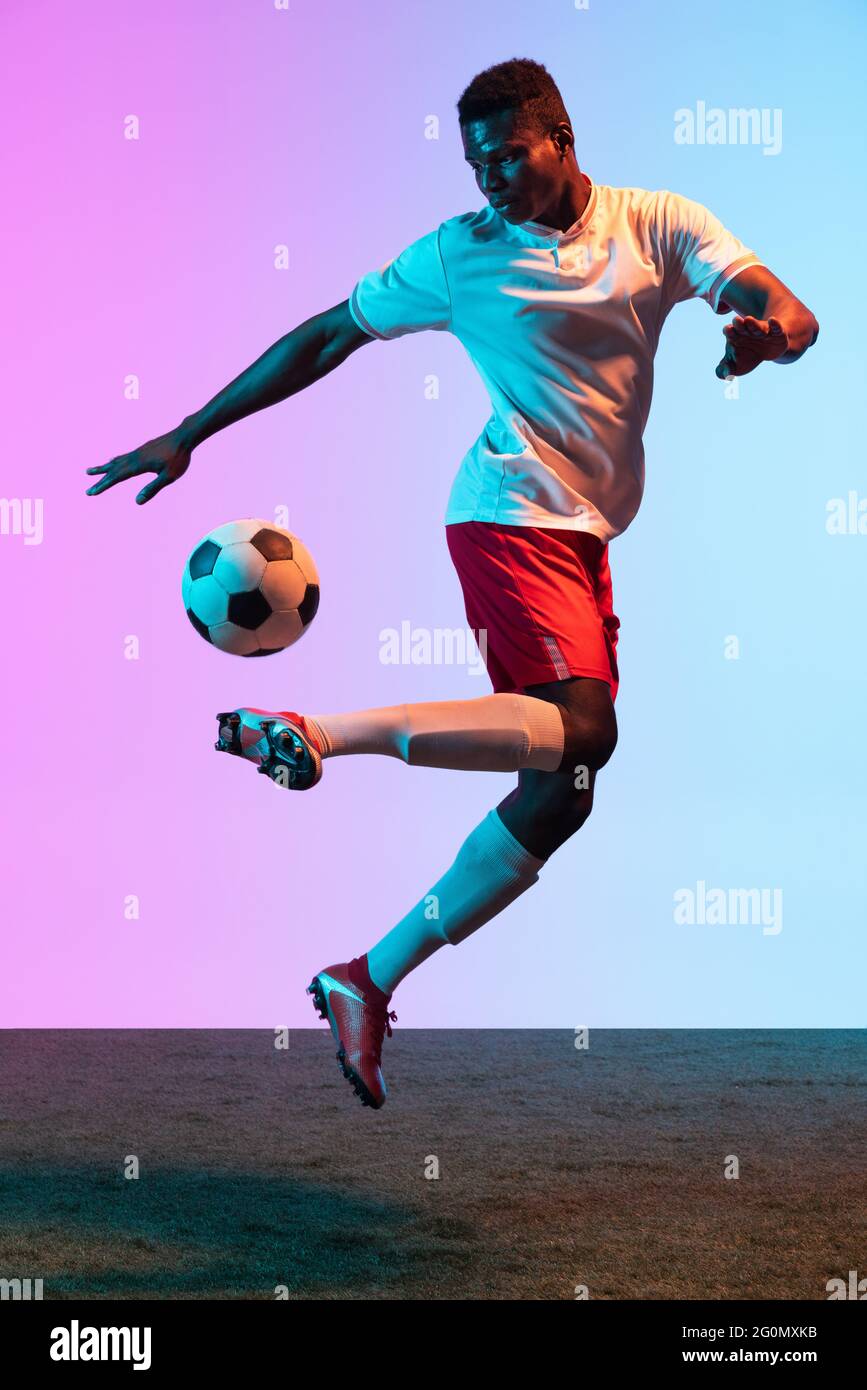 Soccer player back view hi-res stock photography and images - Alamy