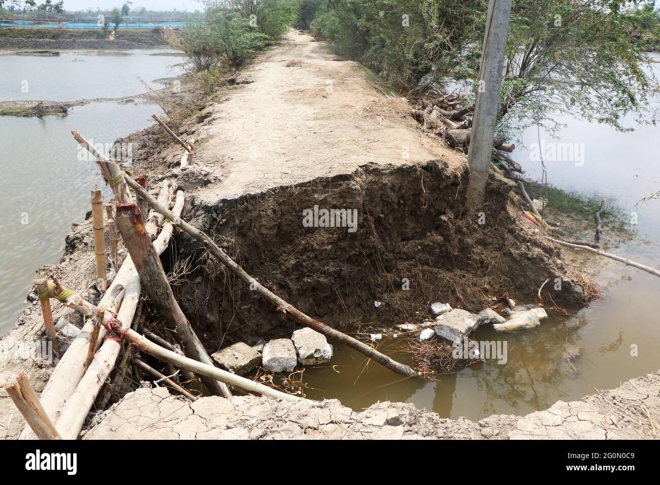 Orissa cyclone hi-res stock photography and images - Alamy