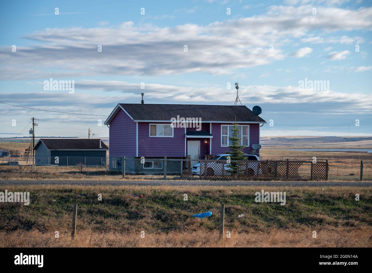 Canada first nations housing hi-res stock photography and images - Alamy