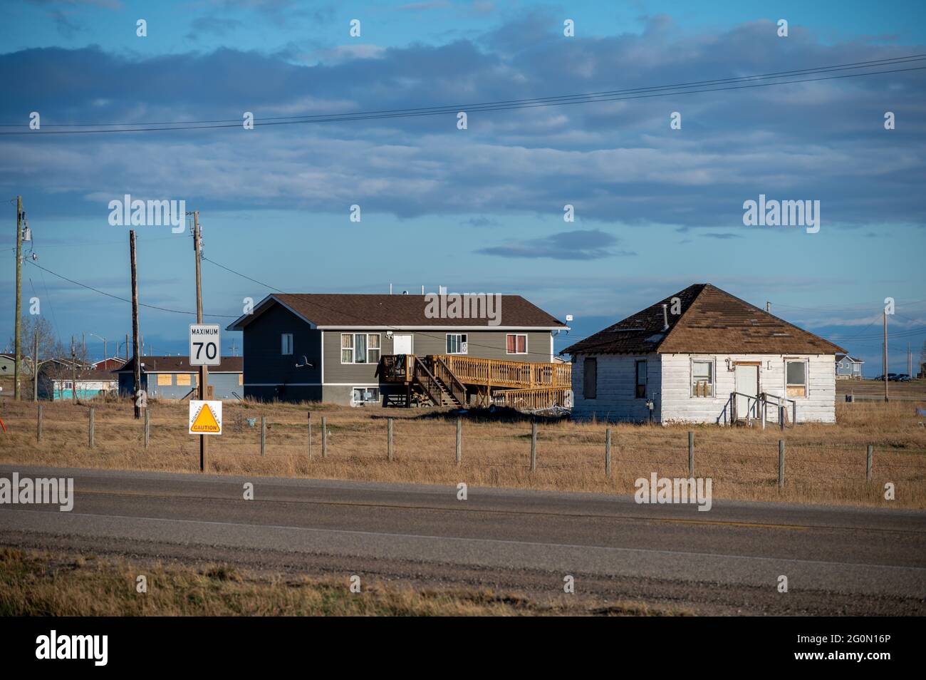 Canada first nations housing hi-res stock photography and images - Alamy