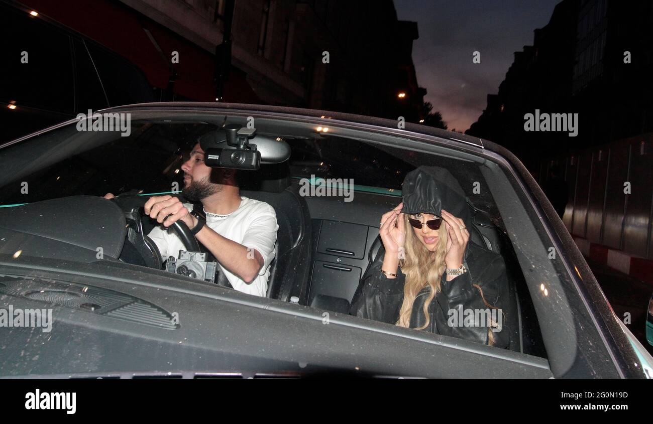 Anna Vasili and sister and friends went to Novikov and when they tried ...