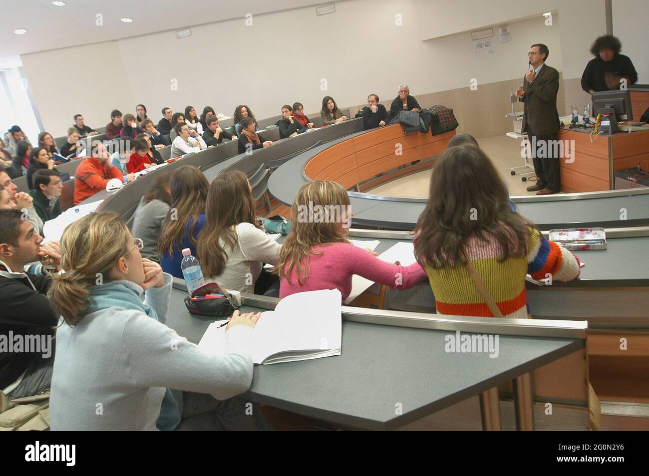 University students lecture italy hi-res stock photography and images ...