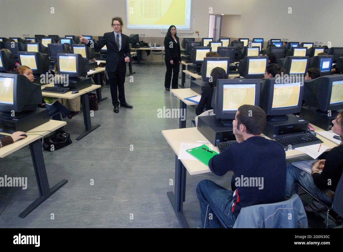 University students lecture italy hi-res stock photography and images ...