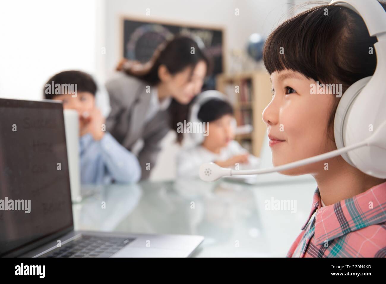 The children computer lessons Stock Photo - Alamy