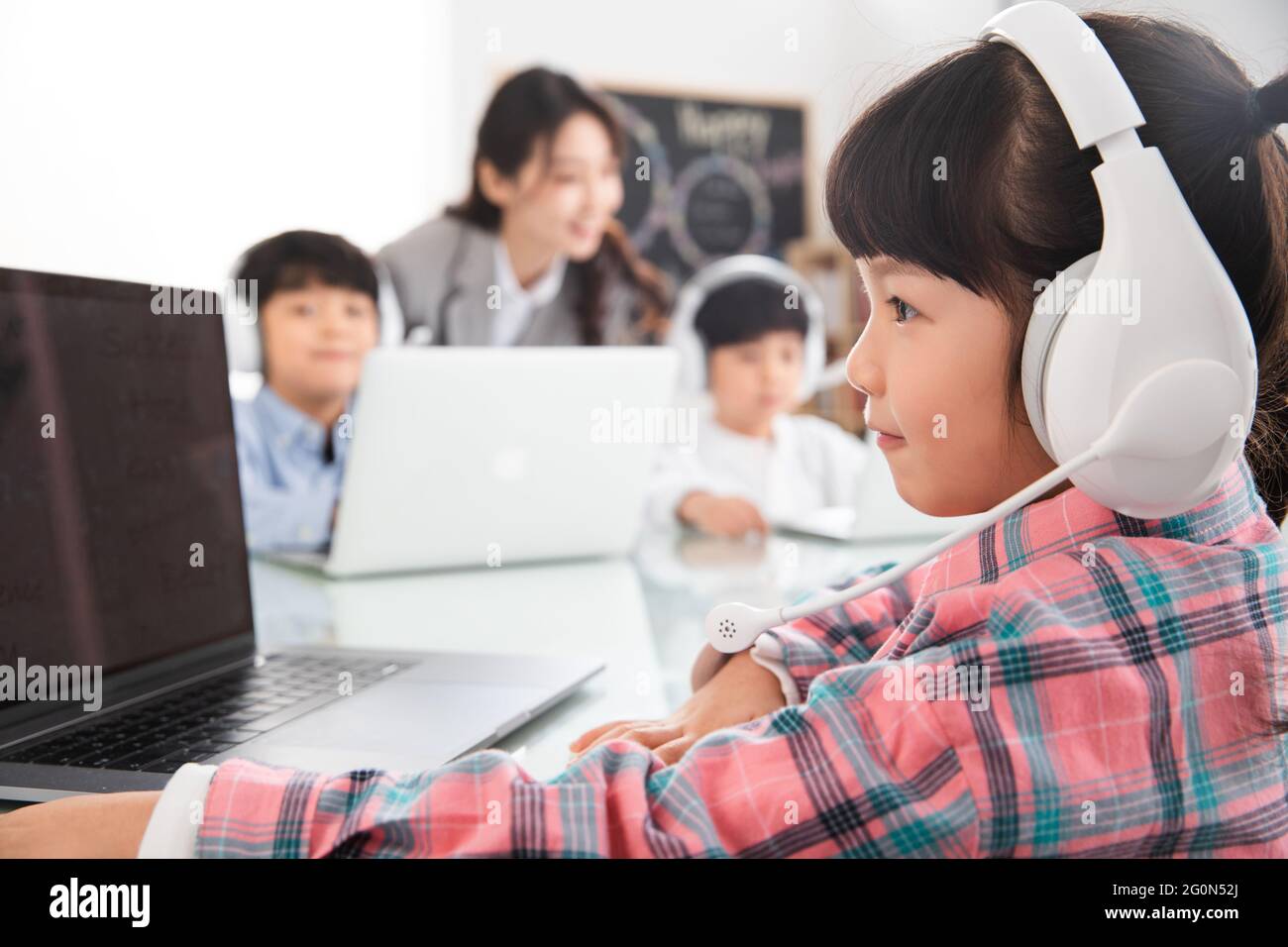 Computer lessons hi-res stock photography and images - Alamy