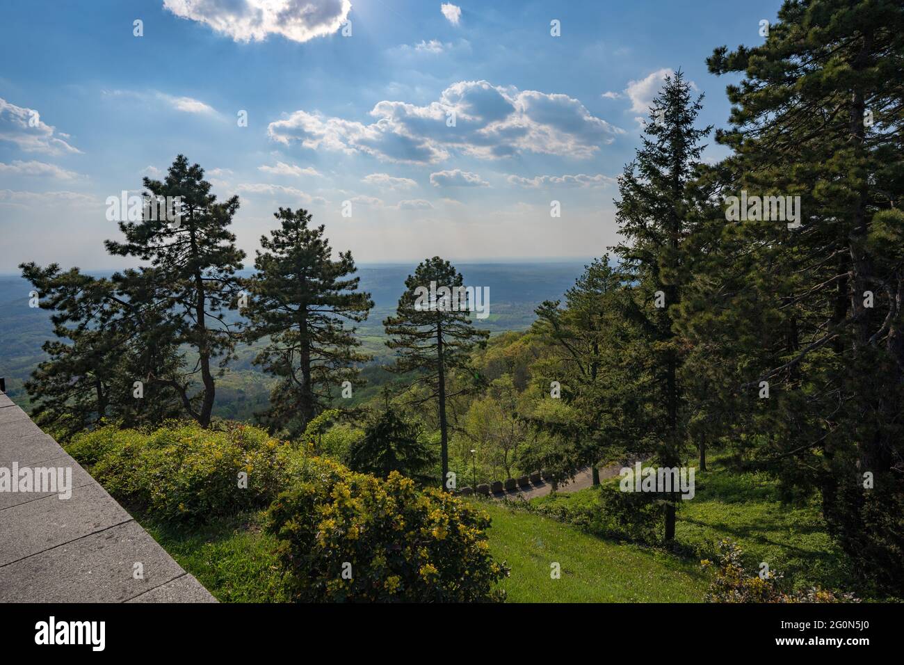Avala spomenik hi-res stock photography and images - Alamy