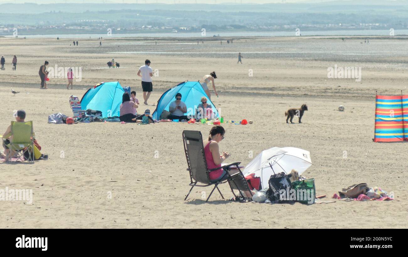 Troon, Scotland, UK, 2nd June, 2021. UK Weather: Summer as finally it ...