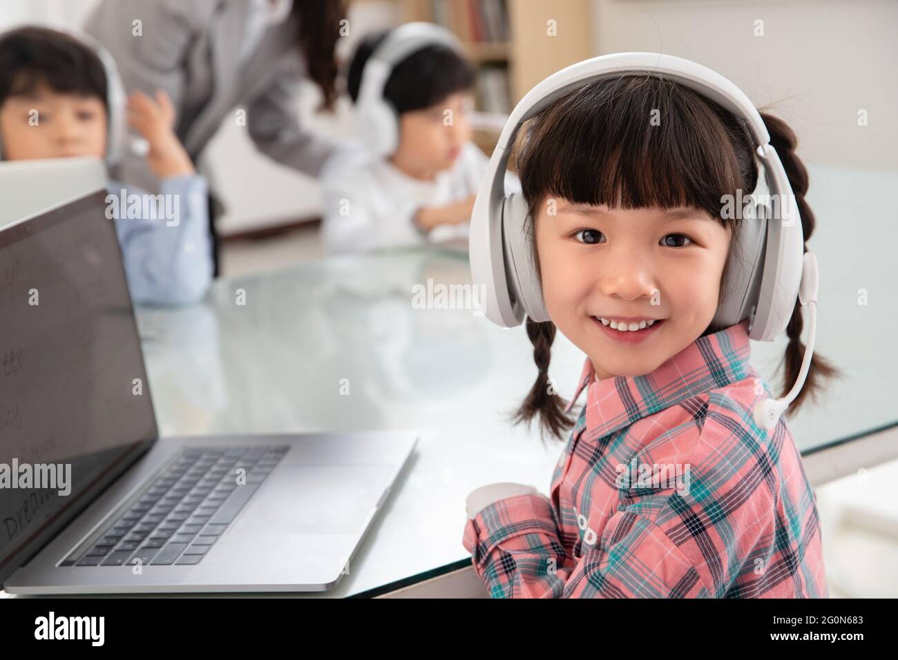 Education computer classroom hi-res stock photography and images - Alamy