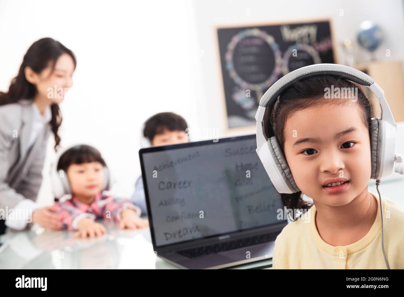 The children computer lessons Stock Photo - Alamy