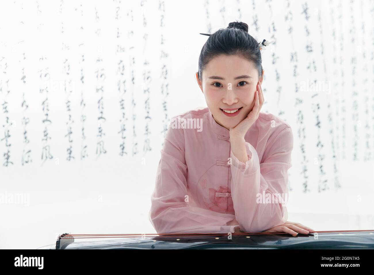 Indian zither hi-res stock photography and images - Alamy
